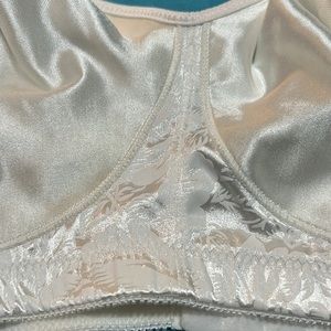 Playtex | Accessories | Vintage Playtex Body Language Bra | Poshmark